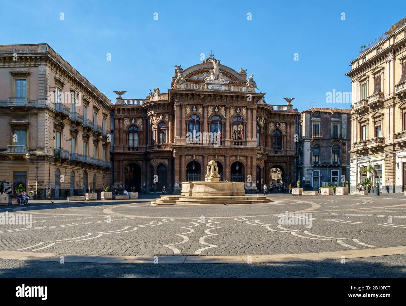 Piazza vincenzo bellini with a view of massimo bellini theater hi-res ...