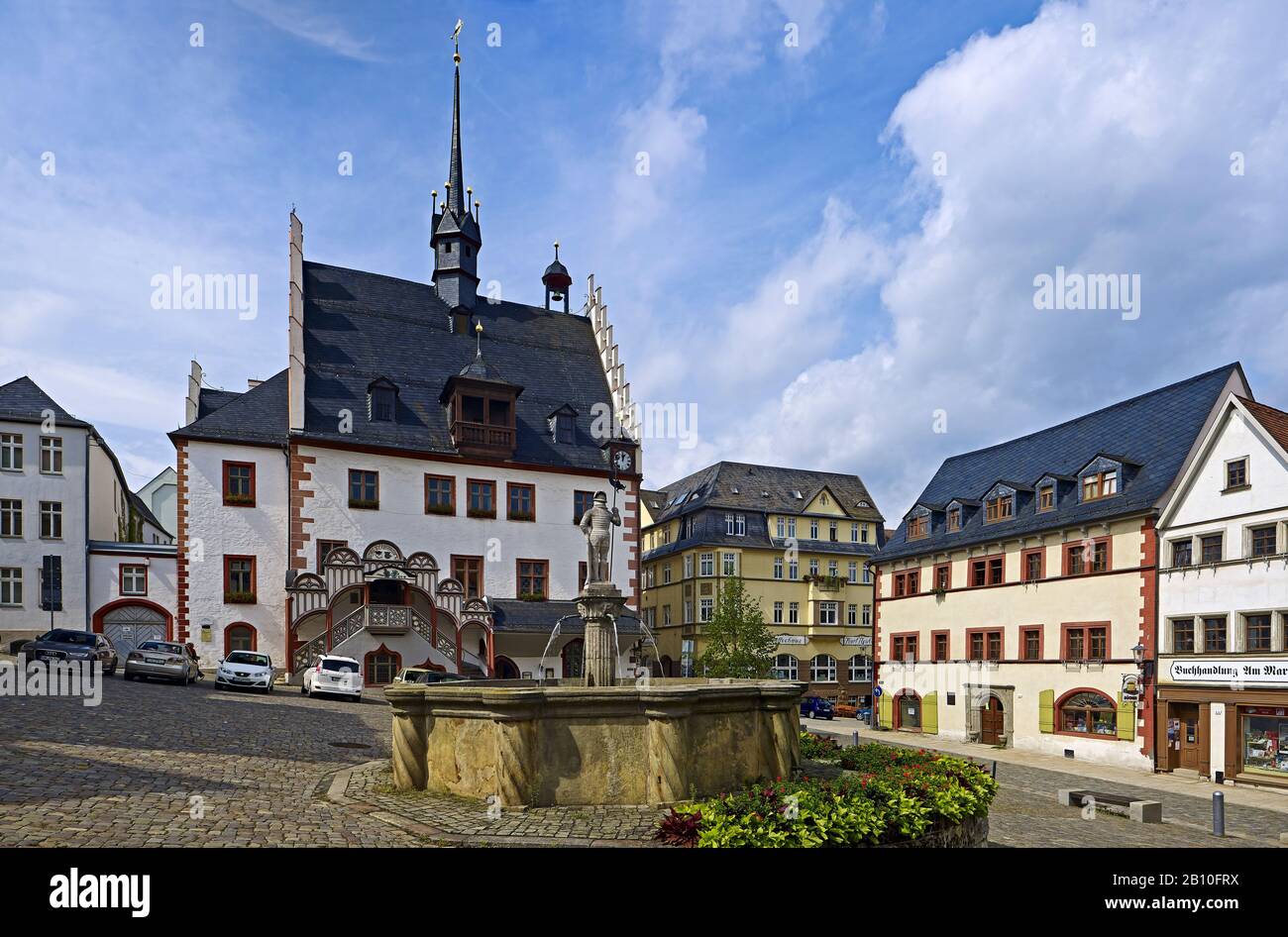 Market with town hall in Pösneck, Thuringia, Germany Stock Photo - Alamy