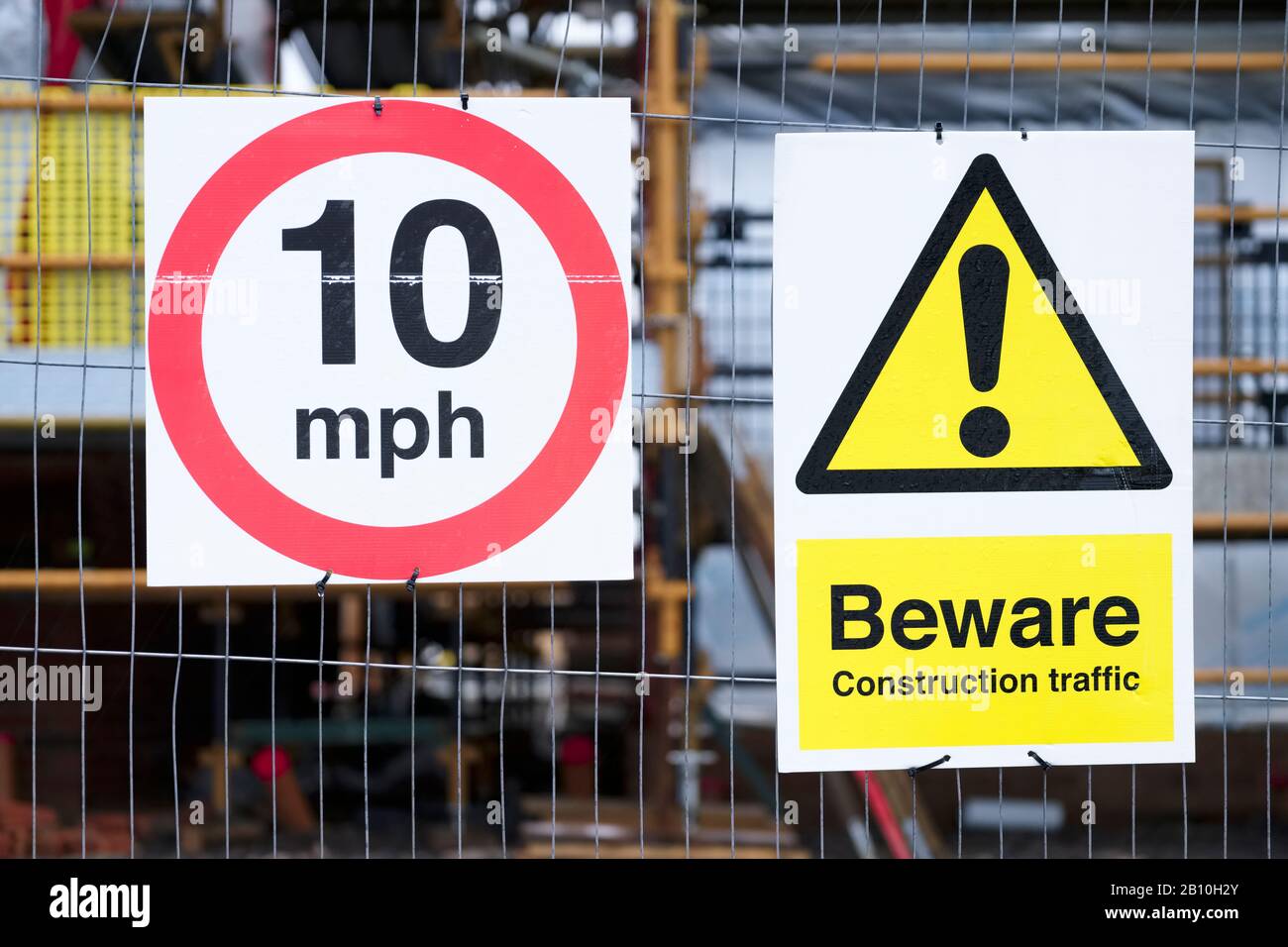 Beware site traffic construction site keep out 10 mph Stock Photo - Alamy