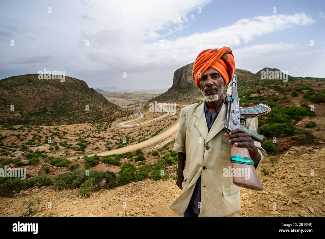 Villagers voluntarily protect their territory from bandit attacks hi ...