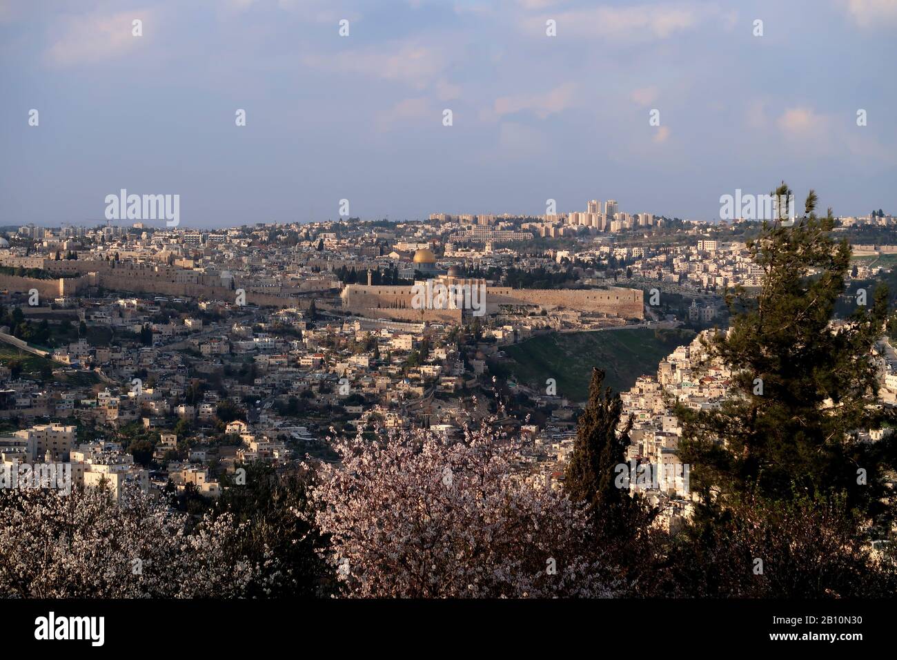 General view of East Jerusalem and the Islamic shrine Dome of the Rock ...