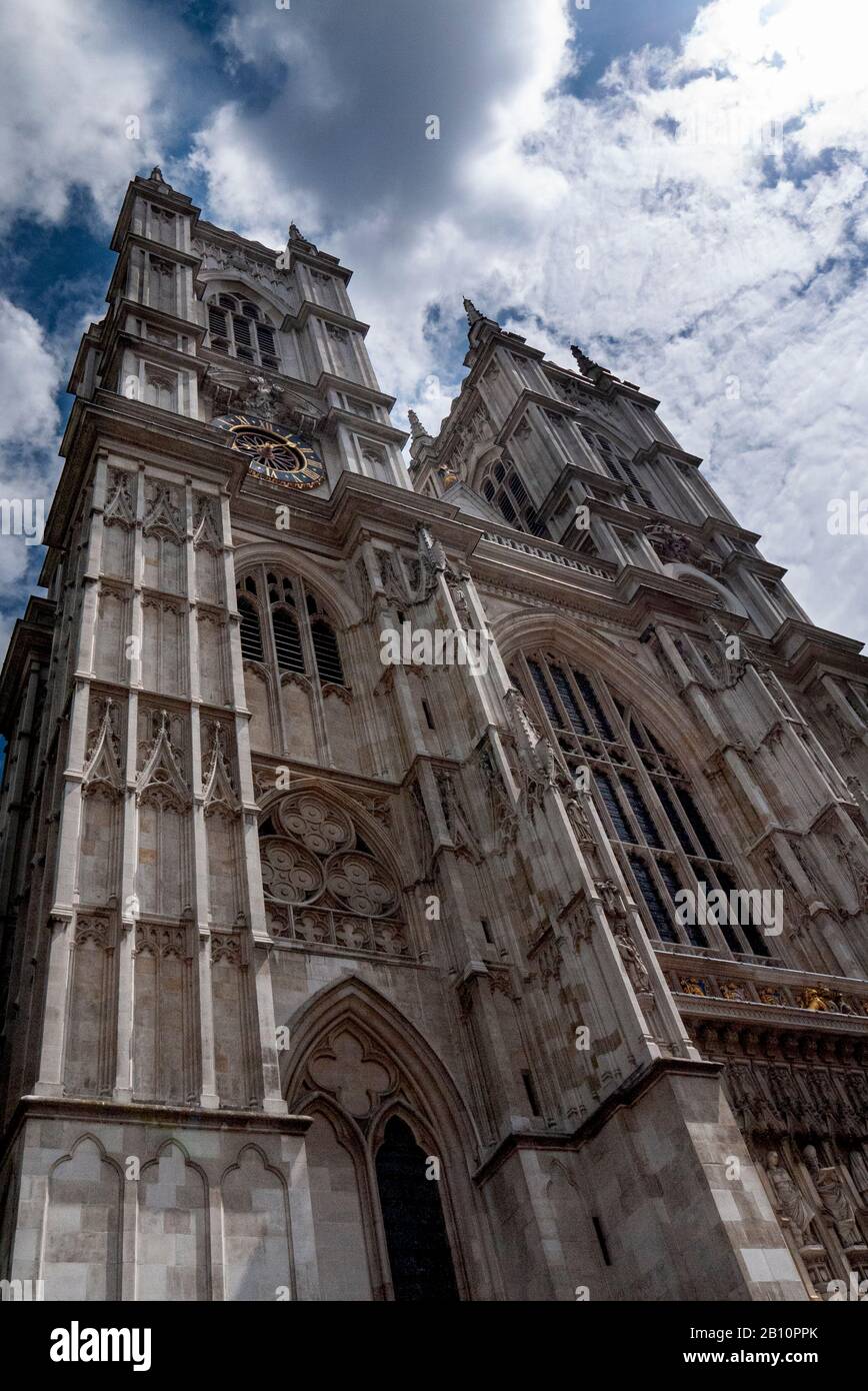 The great twin towers and Western facade of Westminster Abbey ...