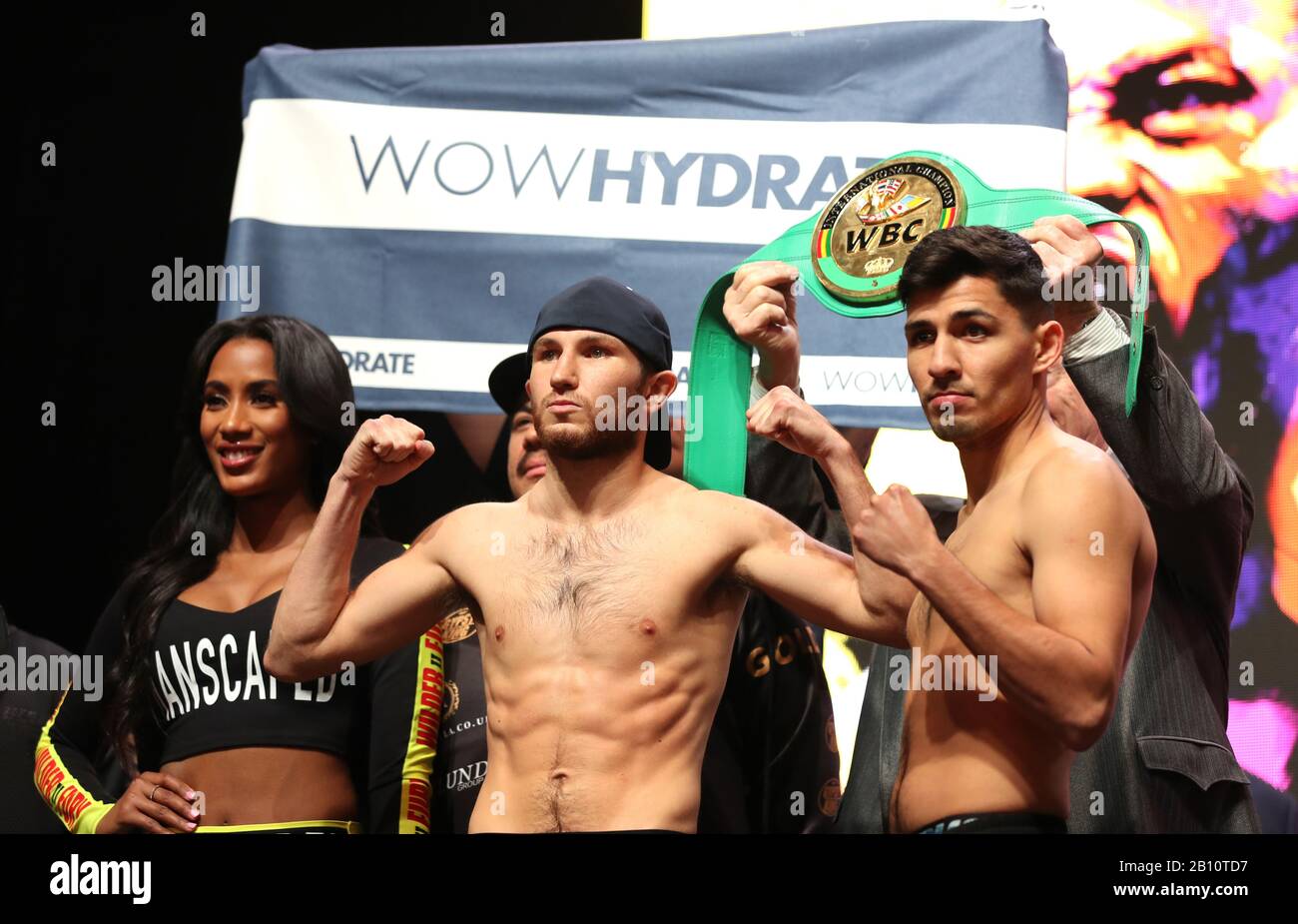 Issac Lowe (left) and Alberto Guevara during the weigh in at the MGM ...