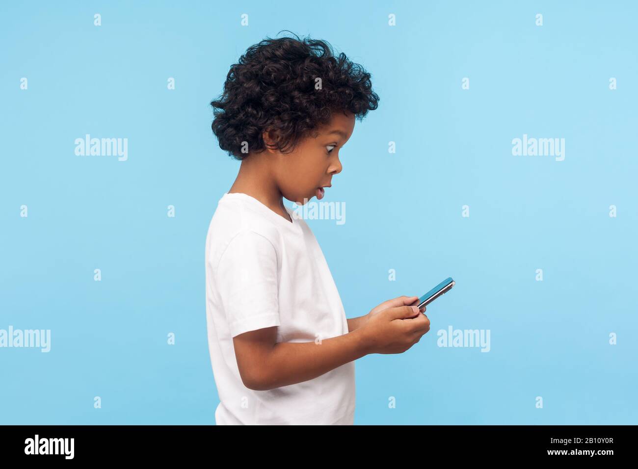 Electronic shocked hair hi-res stock photography and images - Alamy