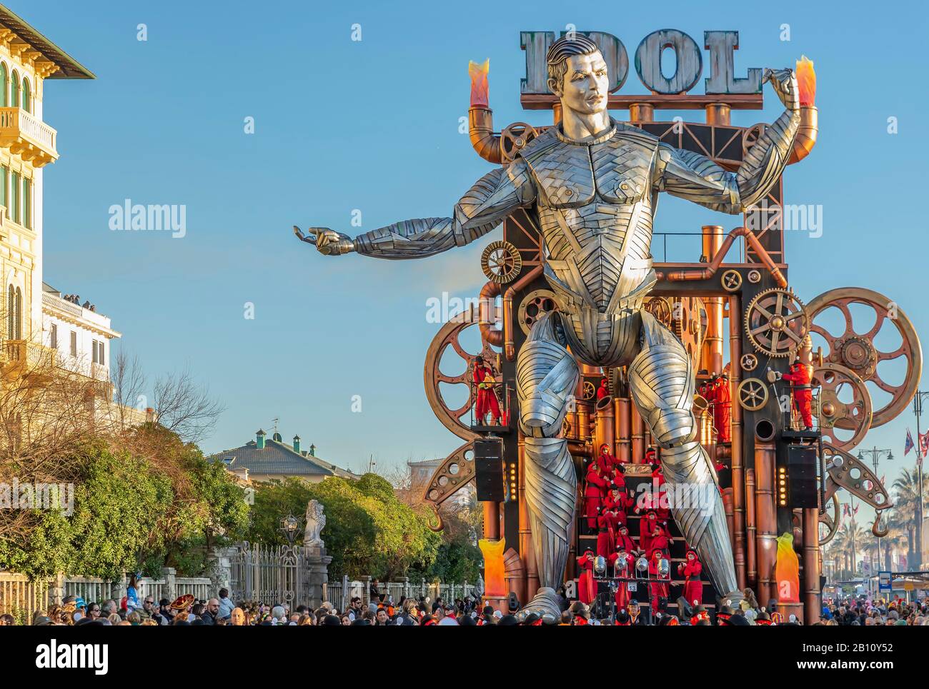 Detail of the allegorical float "Idol", in parade at the Carnival of ...
