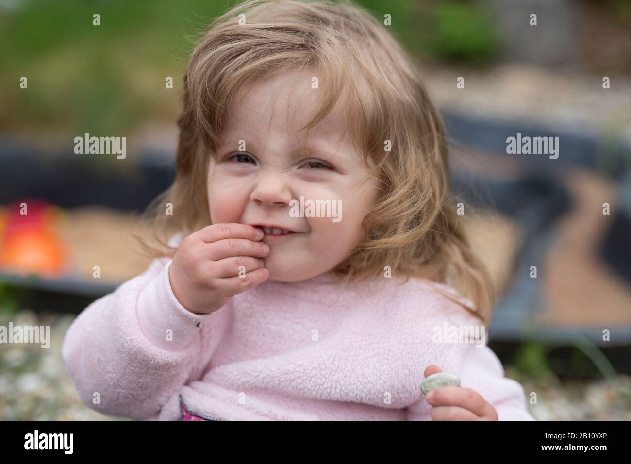 Smiling little girl Stock Photo - Alamy