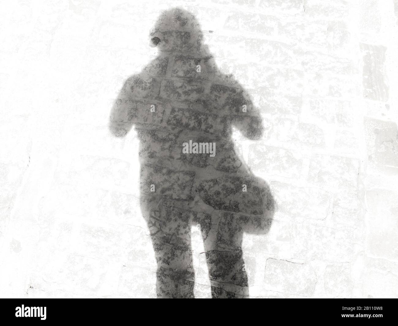 Shadow selfie hi-res stock photography and images - Alamy