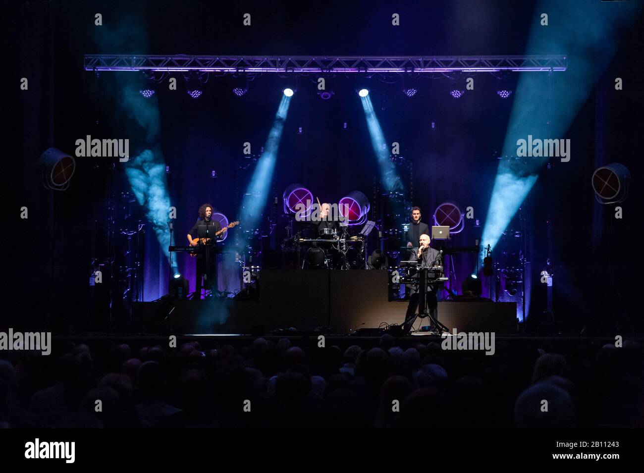 Midge ure hi-res stock photography and images - Alamy