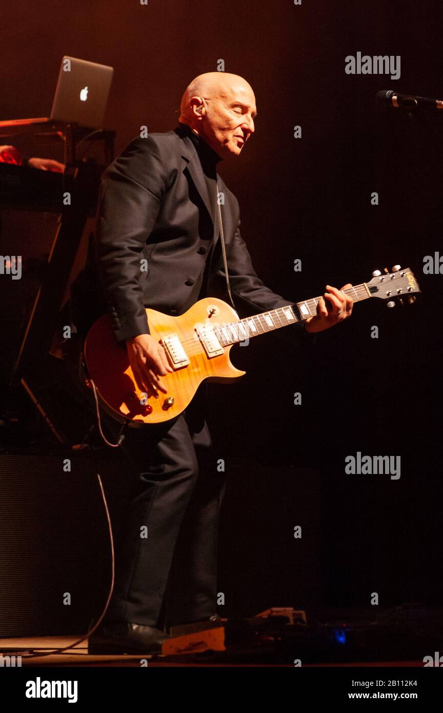 Midge ure 1980 hi-res stock photography and images - Alamy