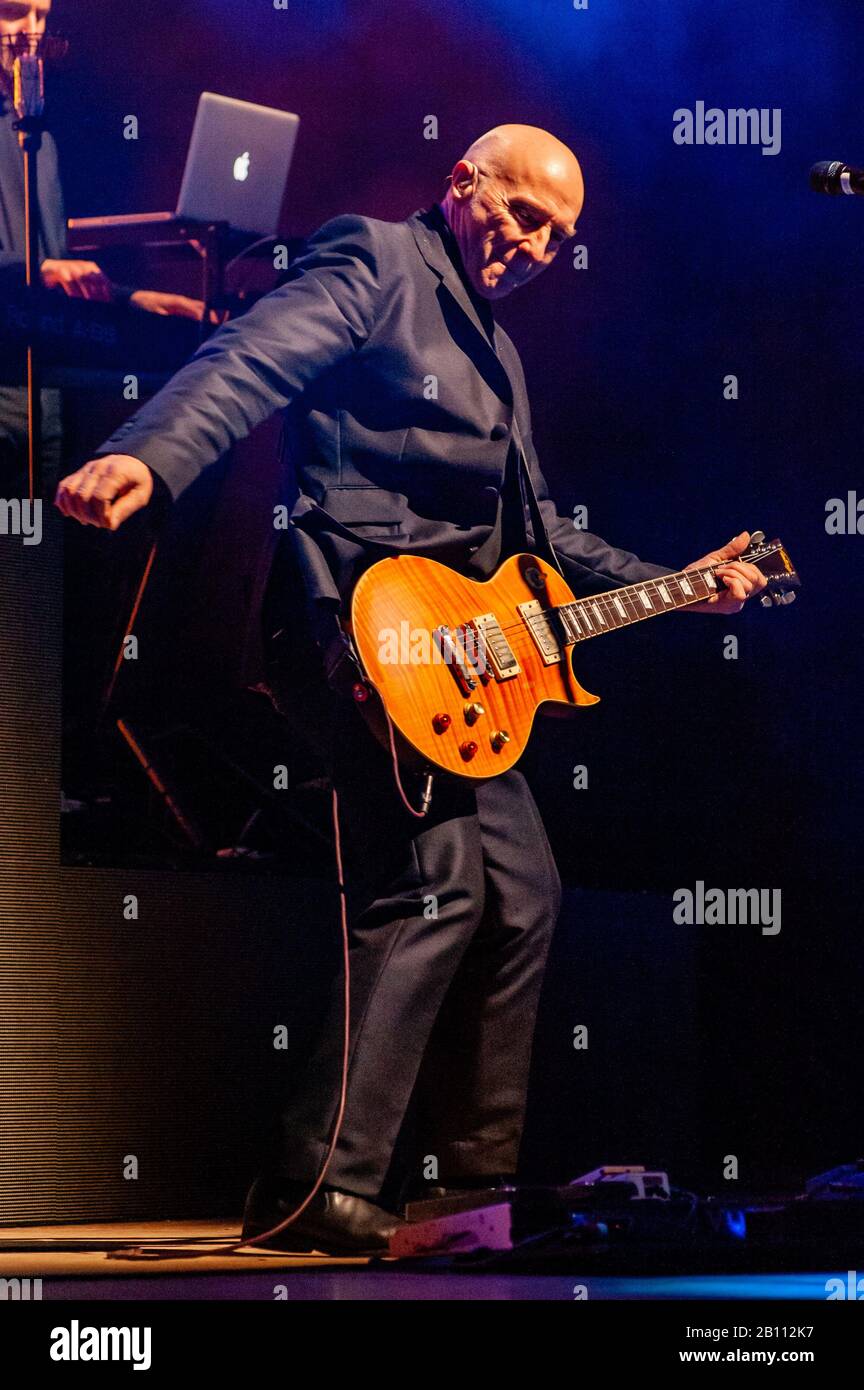 Midge ure 1980 hi-res stock photography and images - Alamy