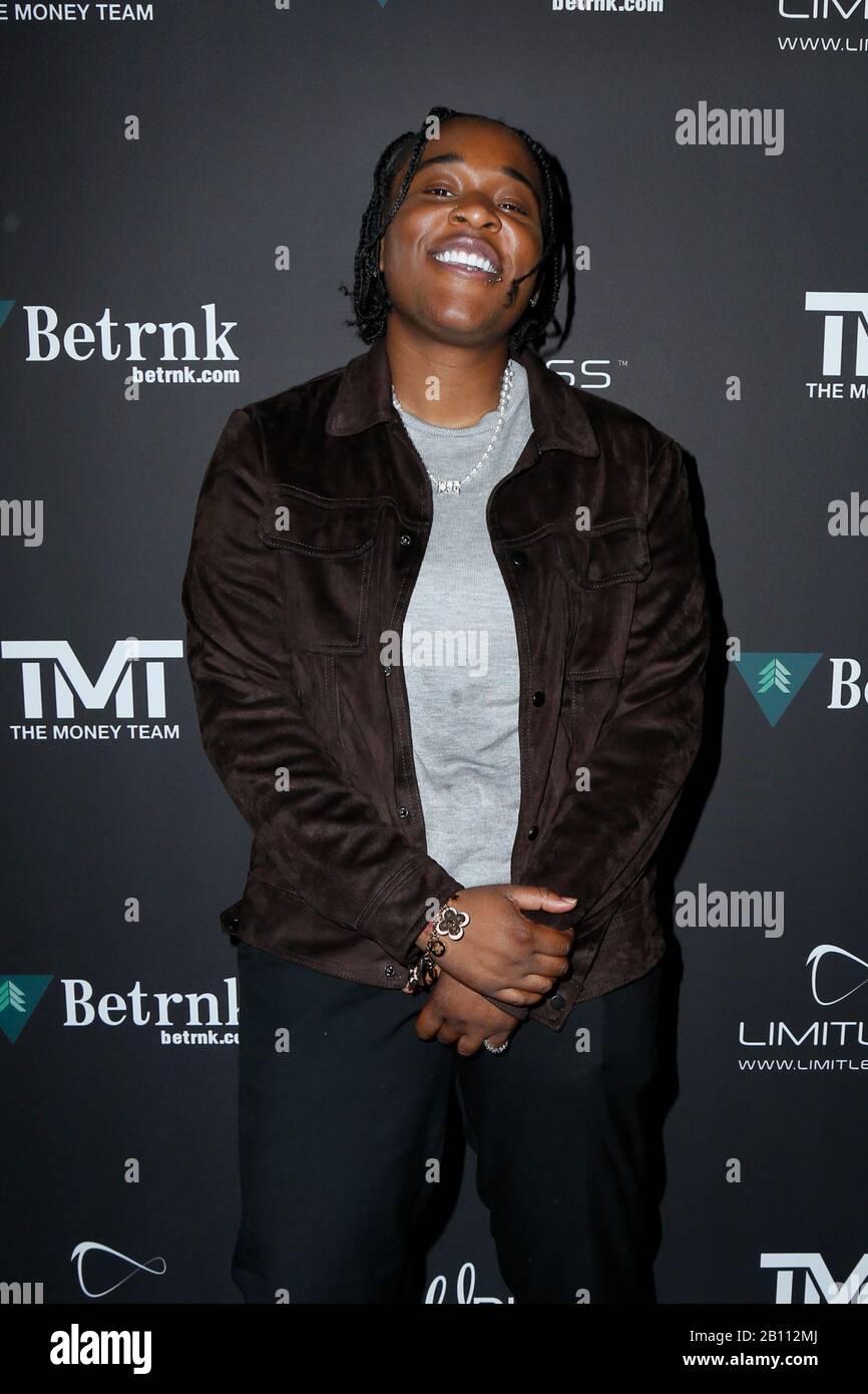 Jo'zzy walking the red carpet at Floyd Mayweather's 43rd Birthday ...