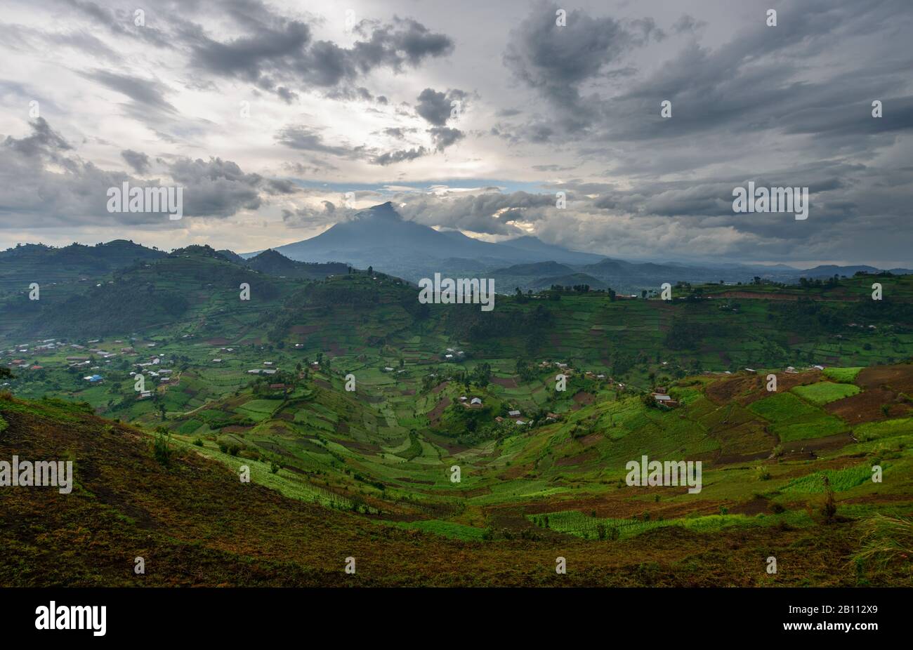 Virunga volcanoes hi-res stock photography and images - Alamy