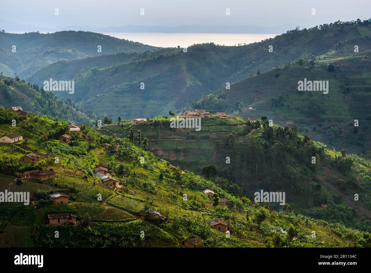 Africa rwanda hut hi-res stock photography and images - Alamy