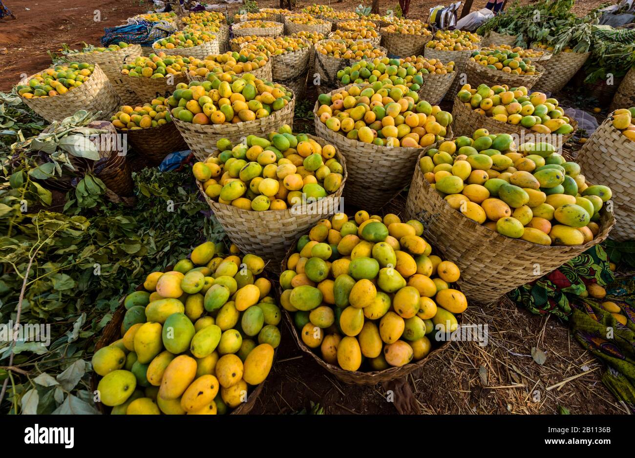Zambia market hi-res stock photography and images - Alamy