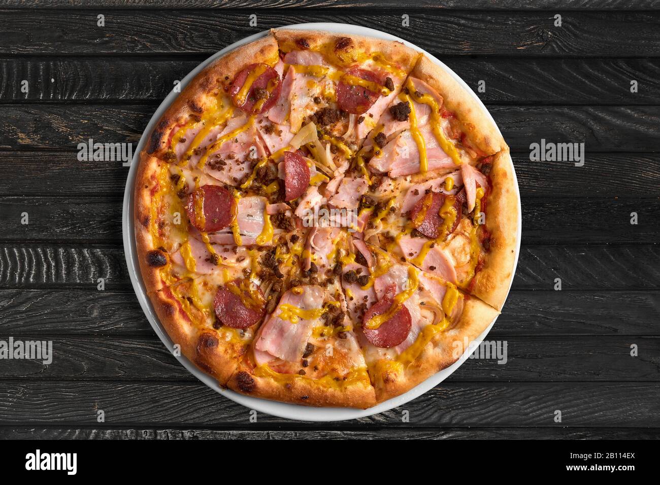 Overhead pizza salami onion hi-res stock photography and images - Alamy