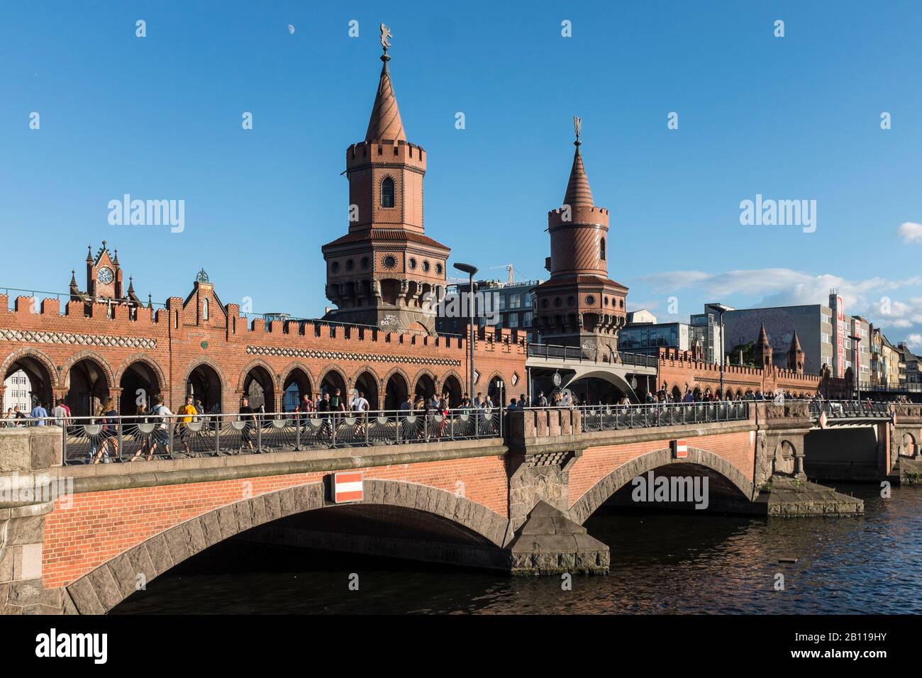 Oberbaum Bridge, Friedrichshain, Berlin, Germany Stock Photo - Alamy