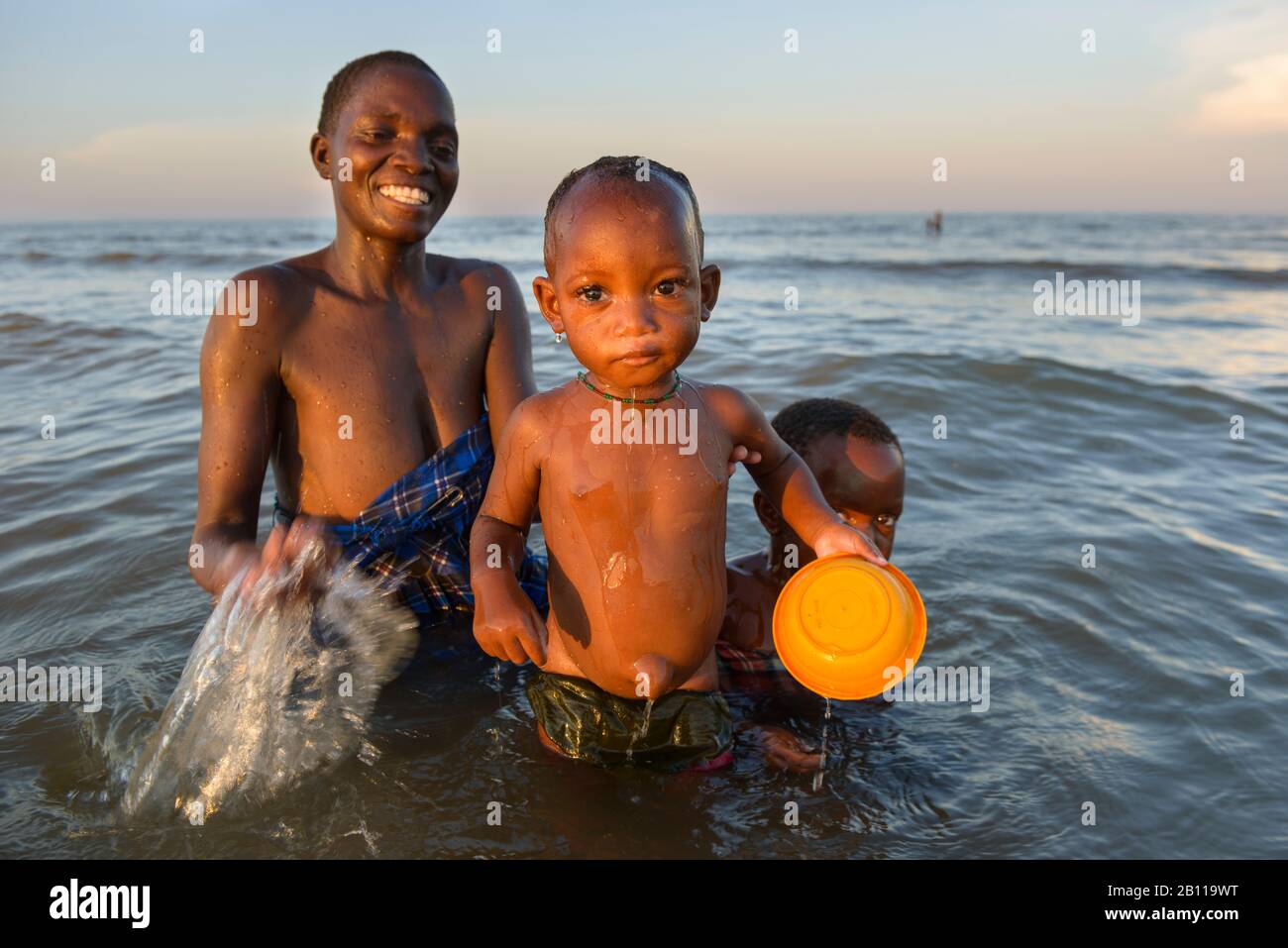 Daily life on the shores of Lake Malawi, Malawi, Africa Stock Photo - Alamy