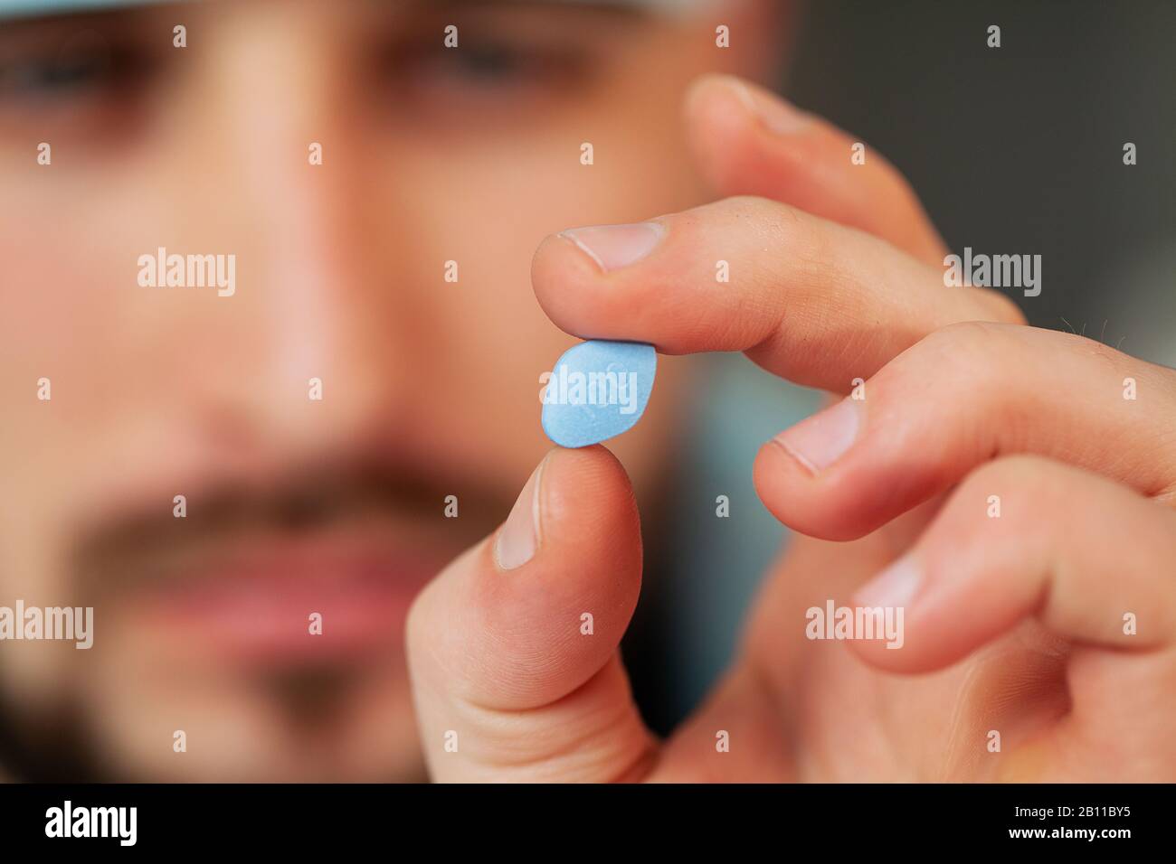 Male potency pills hi-res stock photography and images - Alamy