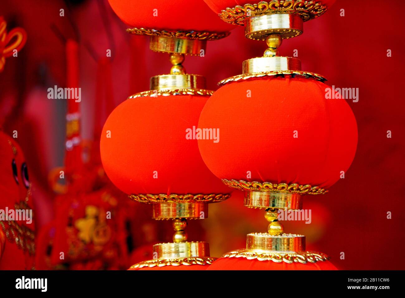 Traditional Chinese Spring Festival decorations, Chinese knot, red ...