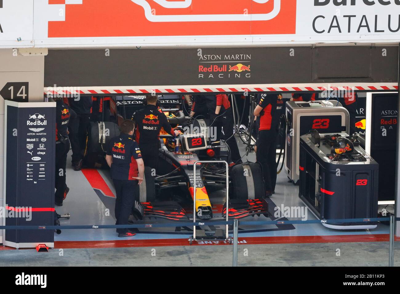 Red bull f1 pit team hi-res stock photography and images - Alamy