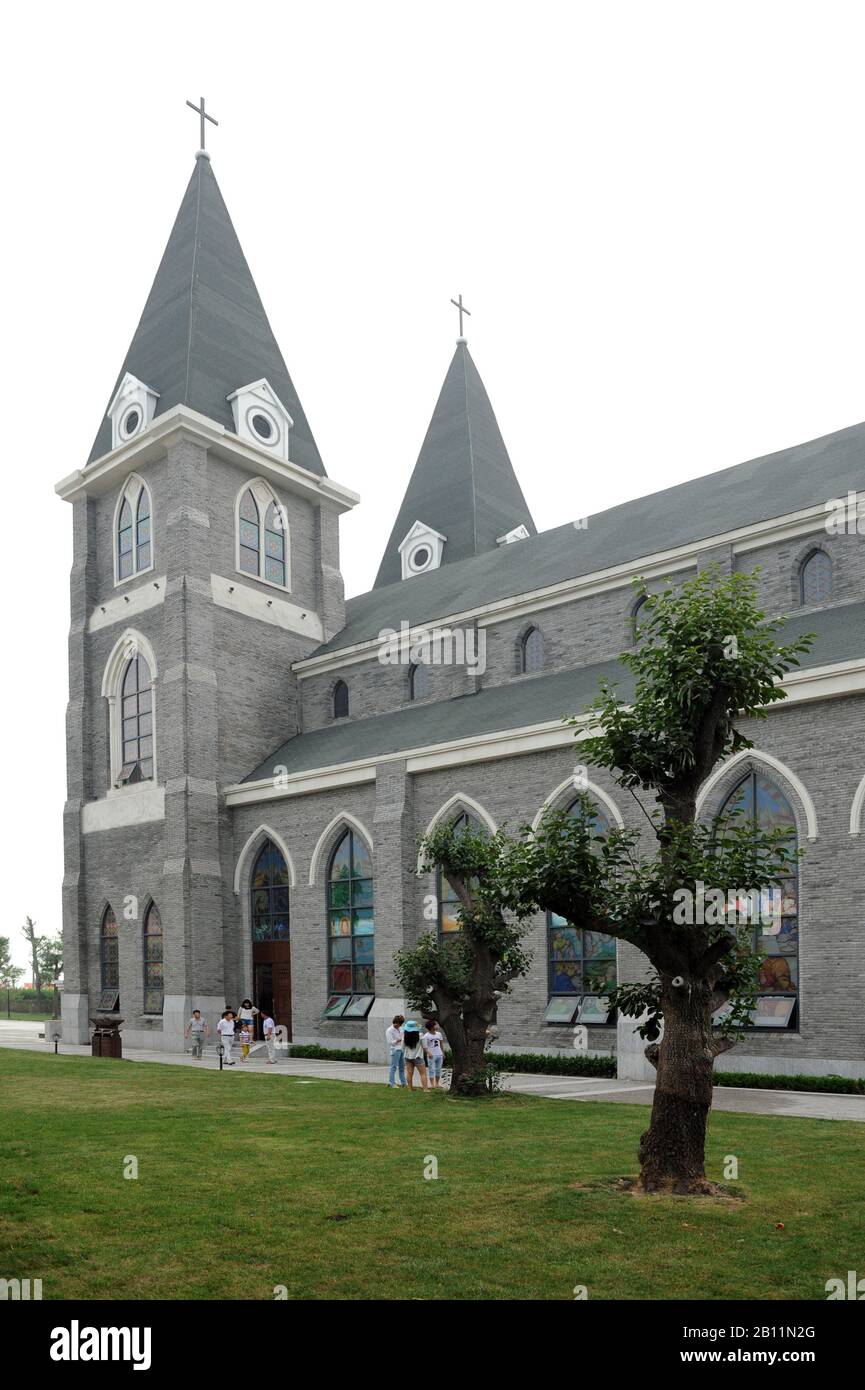 Christian cross roof china hi-res stock photography and images - Alamy
