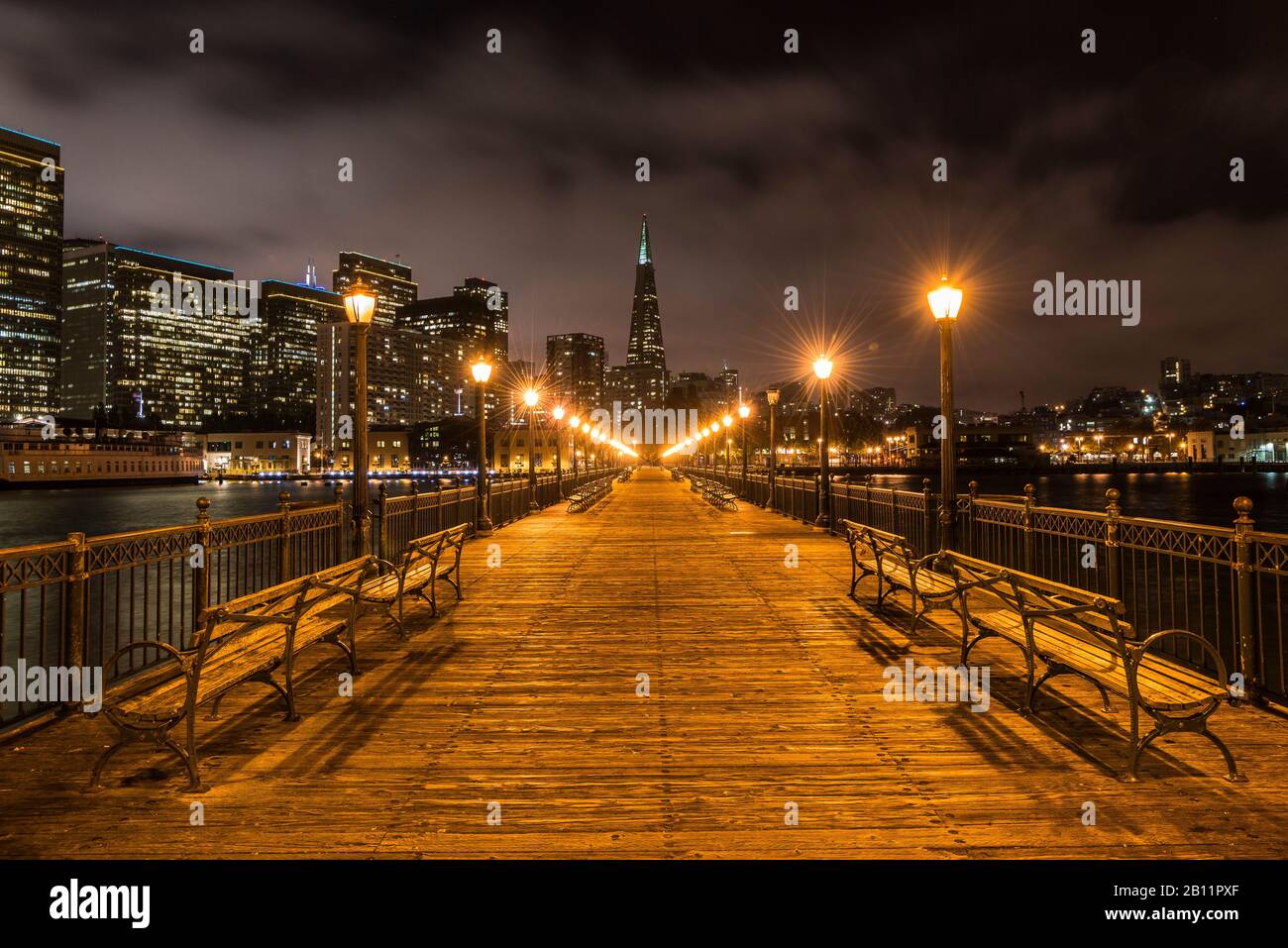 Pier 7 hi-res stock photography and images - Alamy
