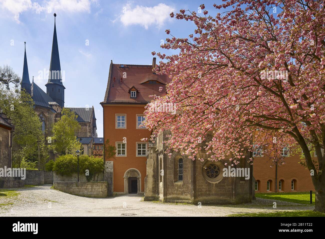 Entrance in to church hi-res stock photography and images - Alamy