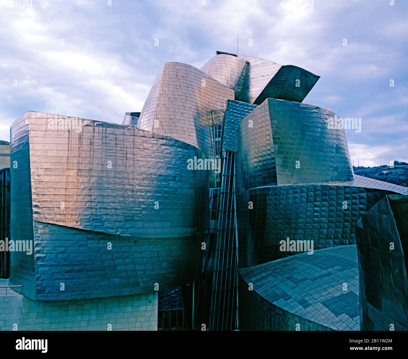 Guggenheim museum bilbao spain hi-res stock photography and images - Alamy
