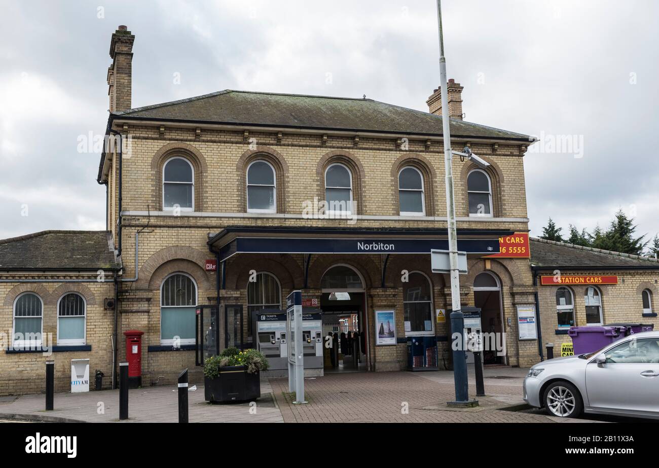 Norbiton station hi-res stock photography and images - Alamy