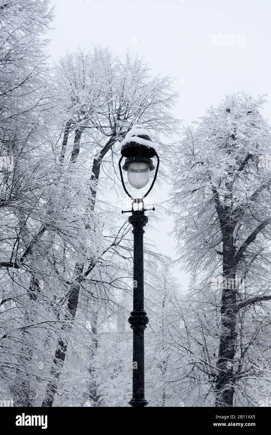 Old latern hi-res stock photography and images - Alamy