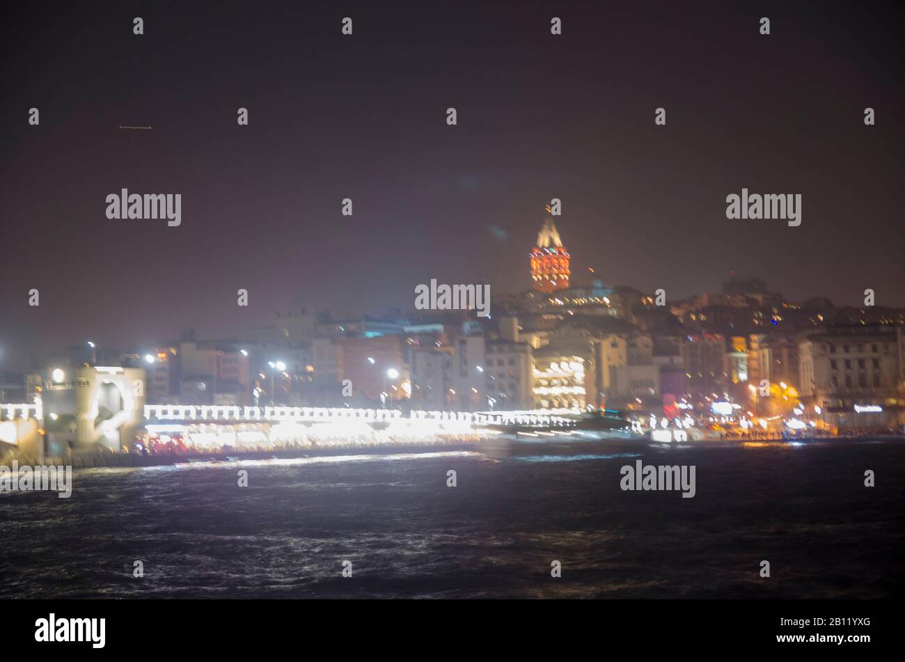 Old house istanbul night hi-res stock photography and images - Alamy