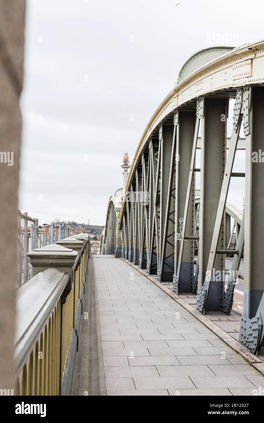 Road bridge rochester hi-res stock photography and images - Alamy