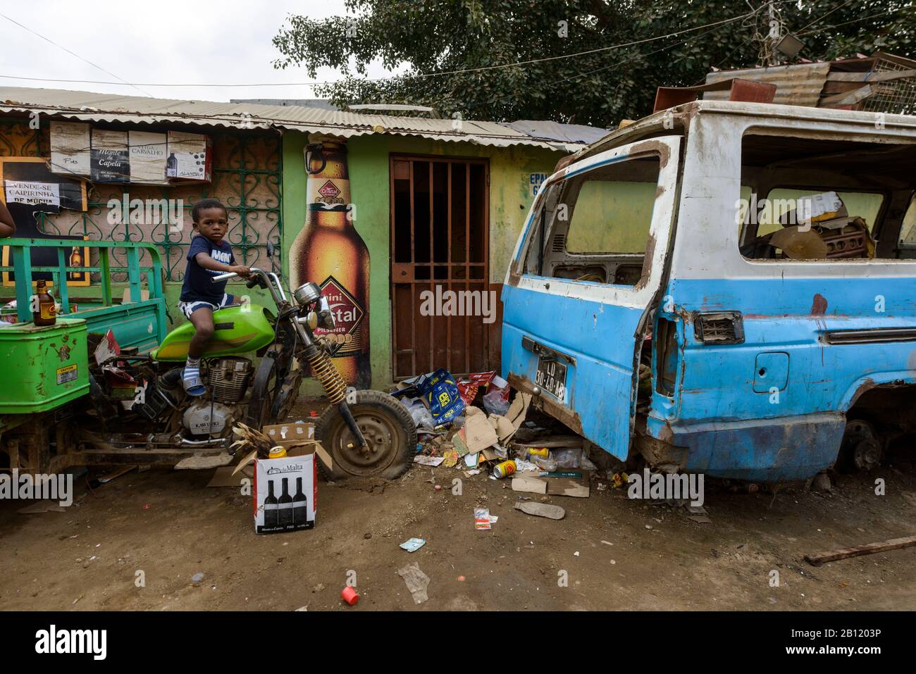 Living in Bairro Rangel, a museq, slum of Luanda, Angola, Africa Stock ...