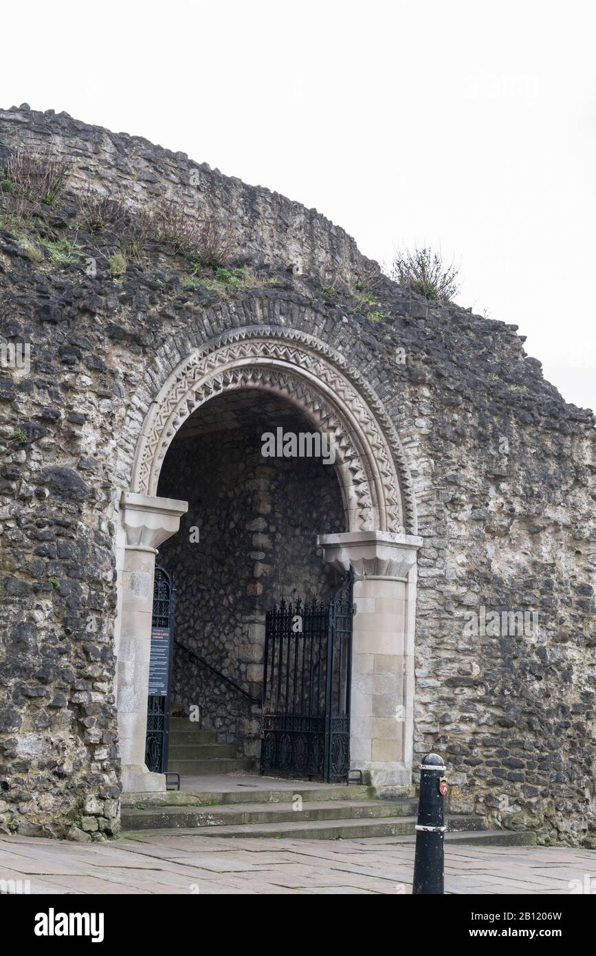 Medieval gateway into Rochester Castle, Kent Stock Photo - Alamy
