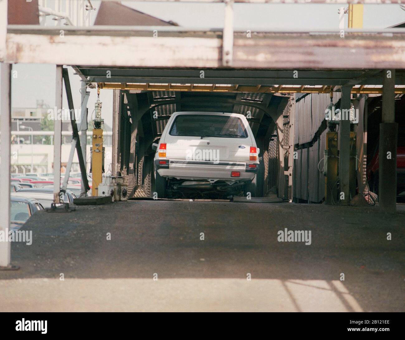 1987, Loading new cars onto rail transport at the Ford factory ...