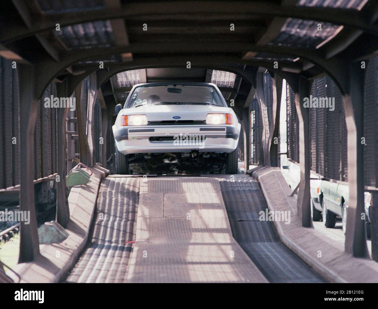 1987, Loading new cars onto rail transport at the Ford factory ...