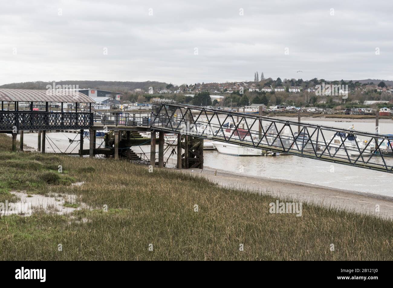 Houses river medway kent rochester hi-res stock photography and images ...