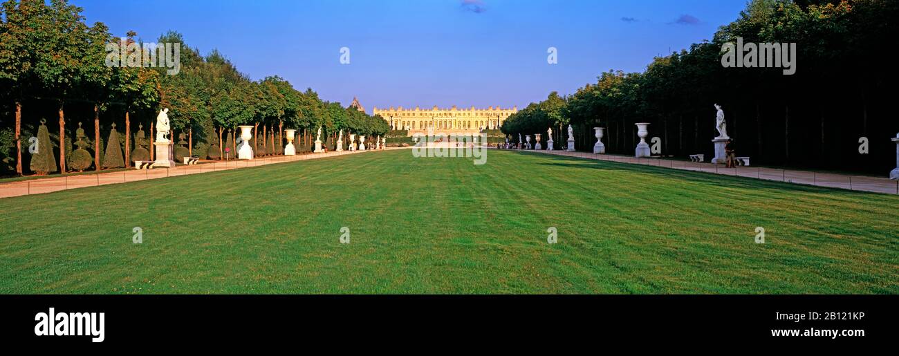 The construction of versailles hi-res stock photography and images - Alamy