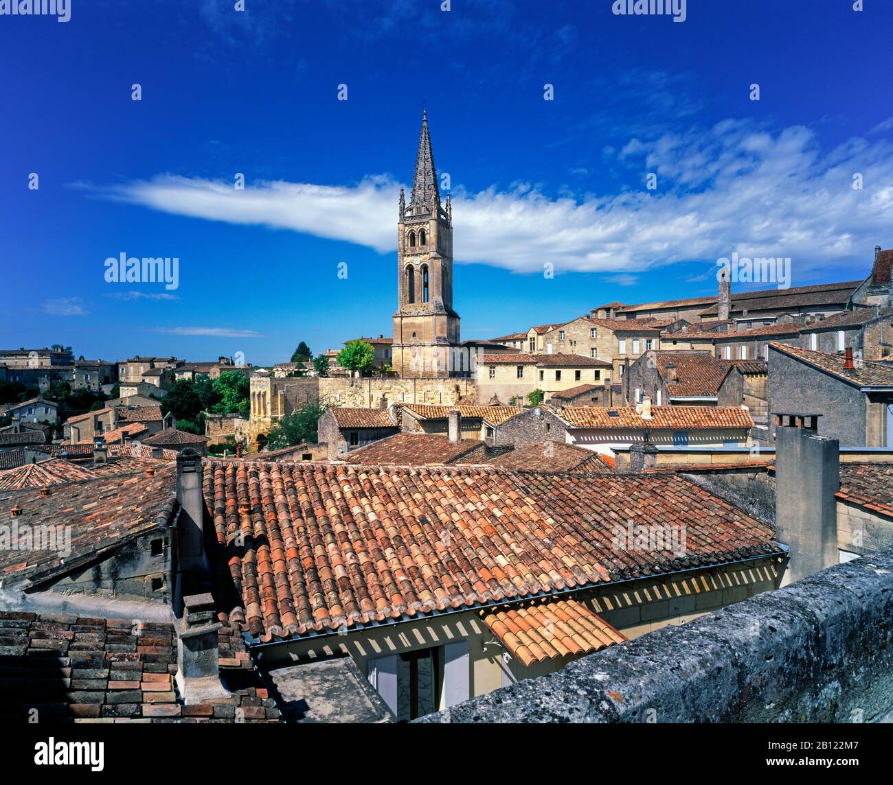Saint emilion church hi-res stock photography and images - Alamy
