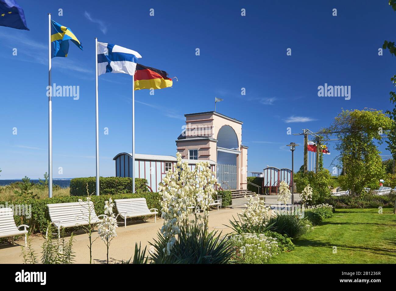 Beach promenade from seebad bansin hi-res stock photography and images ...