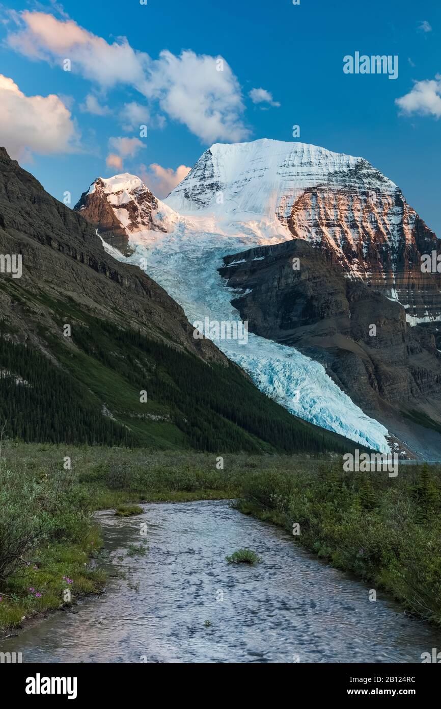 Robson River and Mount Robson in Mount Robson Provincial Park, British ...