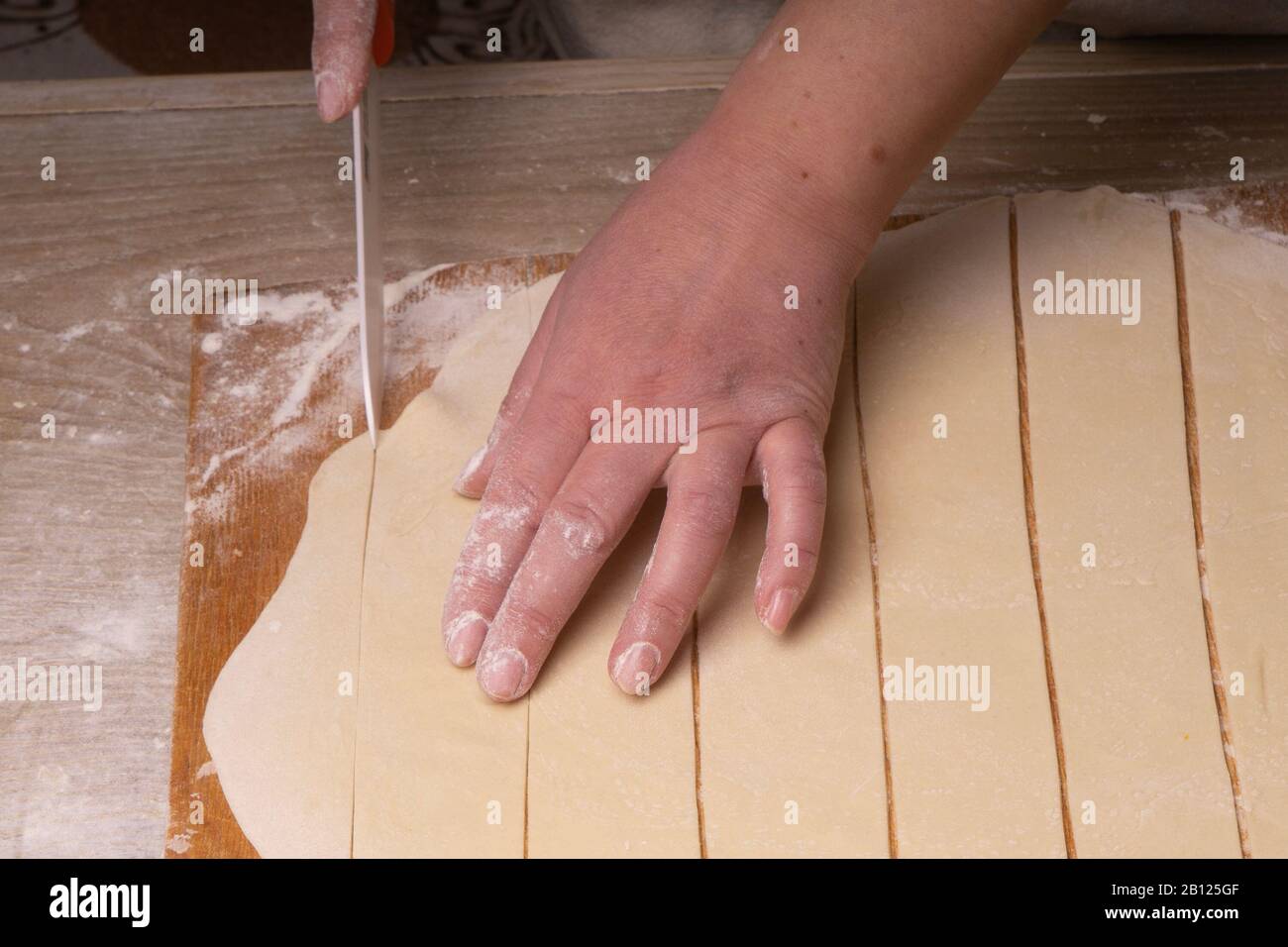 Cutting a piece of plywood hi-res stock photography and images - Alamy
