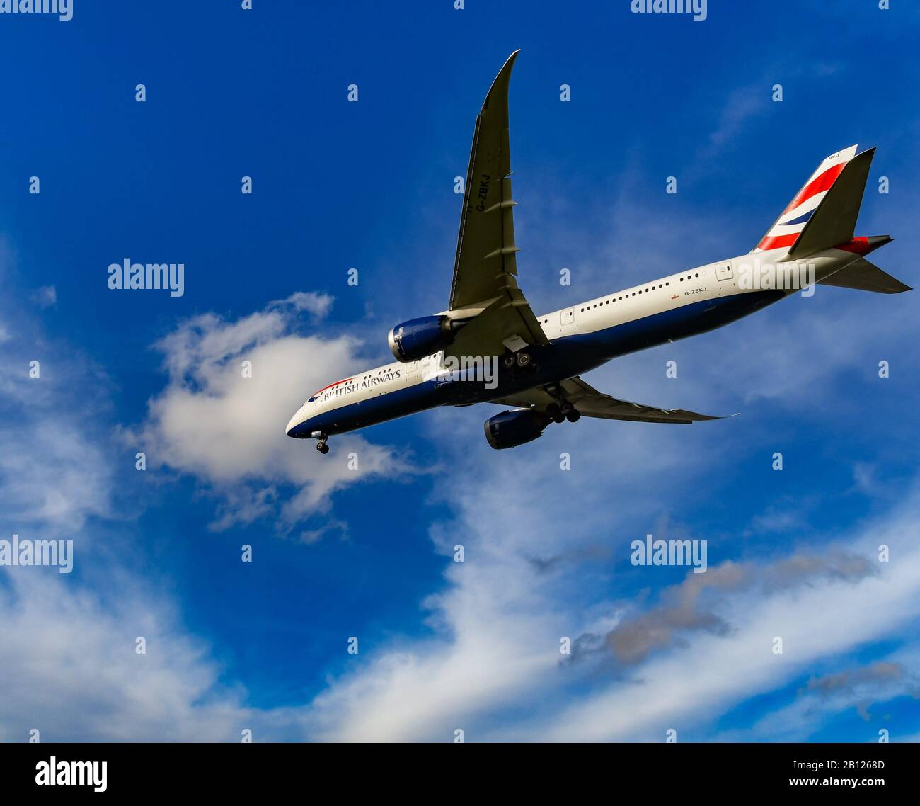 Boeing 787 Dreamliner Approach Landing High Resolution Stock ...