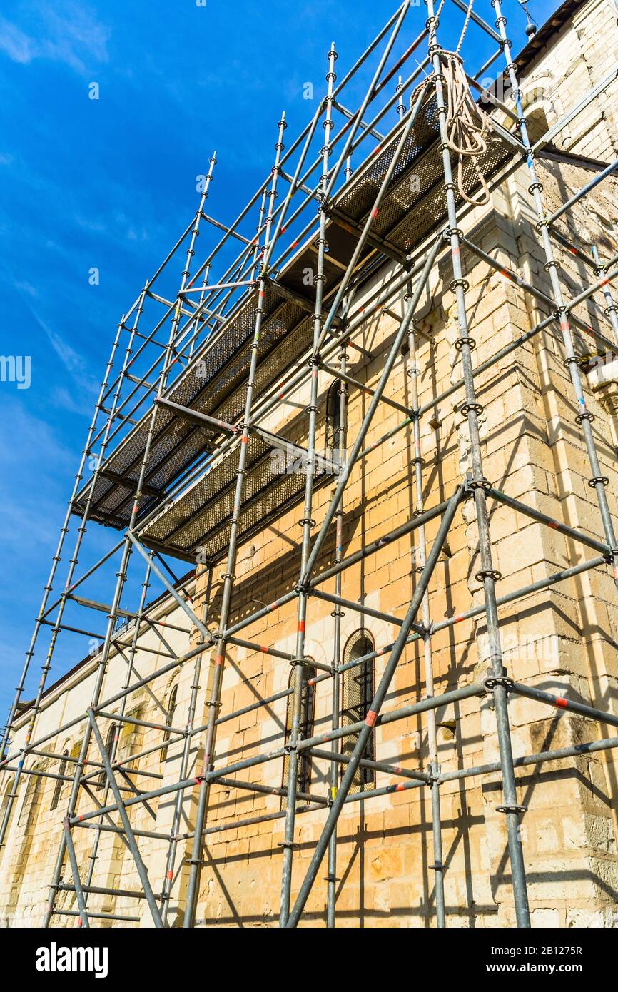 Erected scaffolding hi-res stock photography and images - Alamy