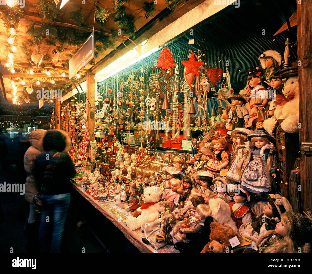 Christmas market at Marienplatz, Munich, Germany Stock Photo - Alamy
