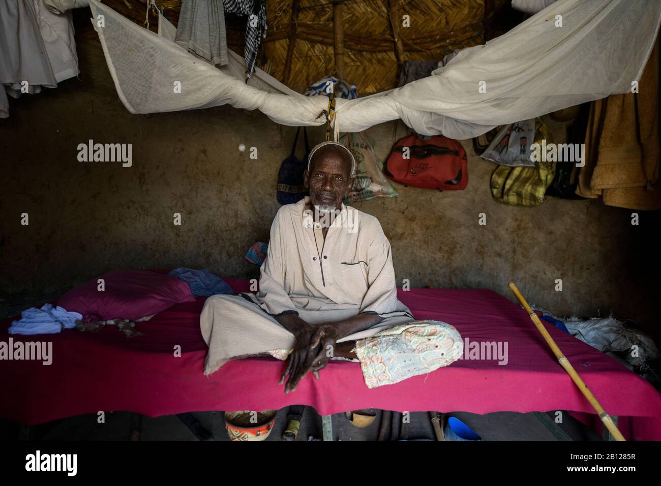 An old man of northern togo hi-res stock photography and images - Alamy