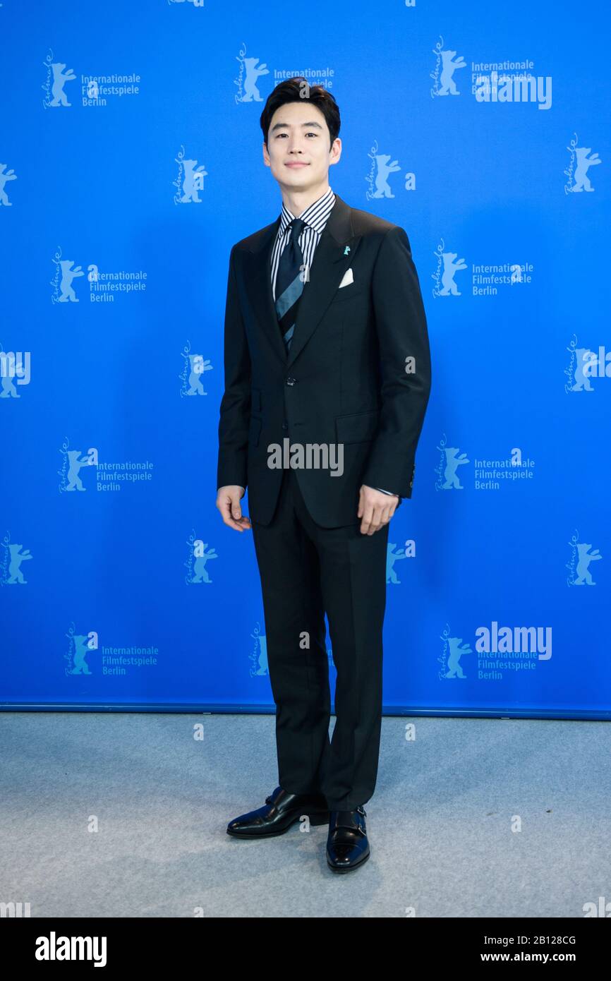 Lee jo hoon hi-res stock photography and images - Alamy