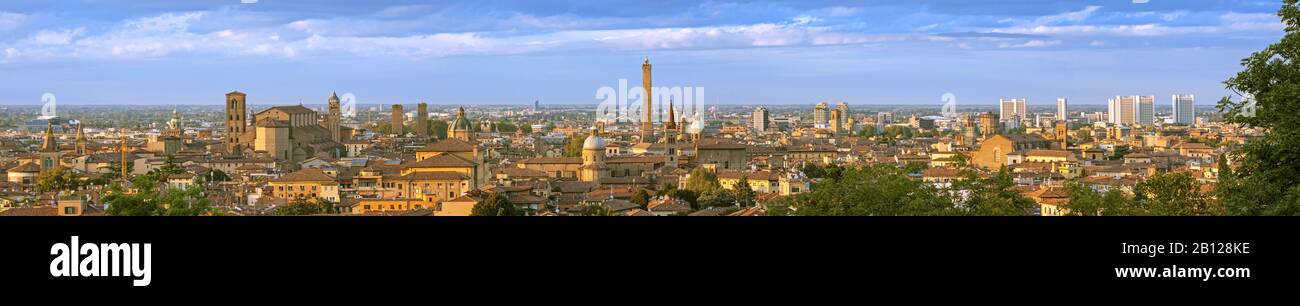 Bolonia medieval hi-res stock photography and images - Alamy
