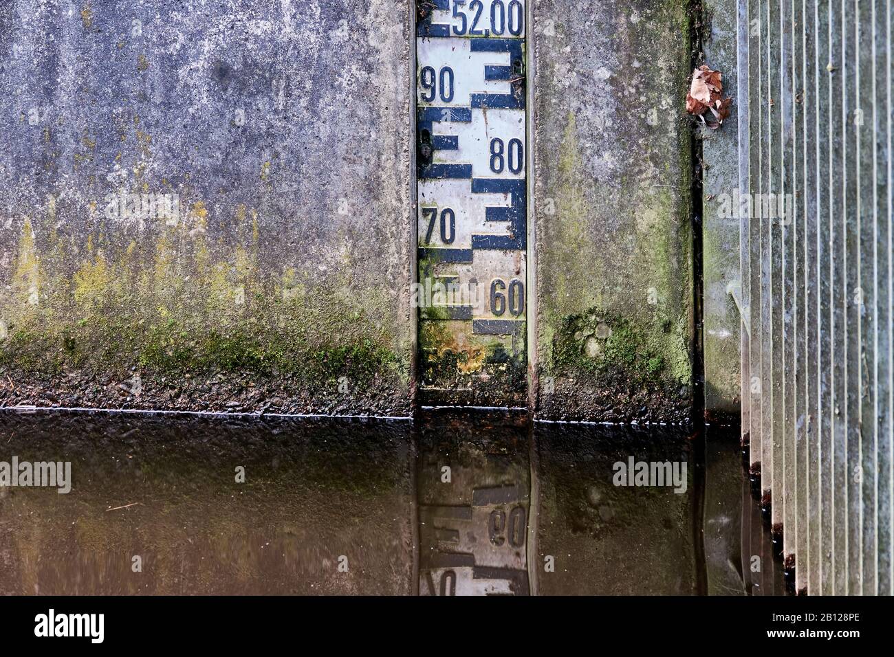 Water level measurement hi-res stock photography and images - Alamy