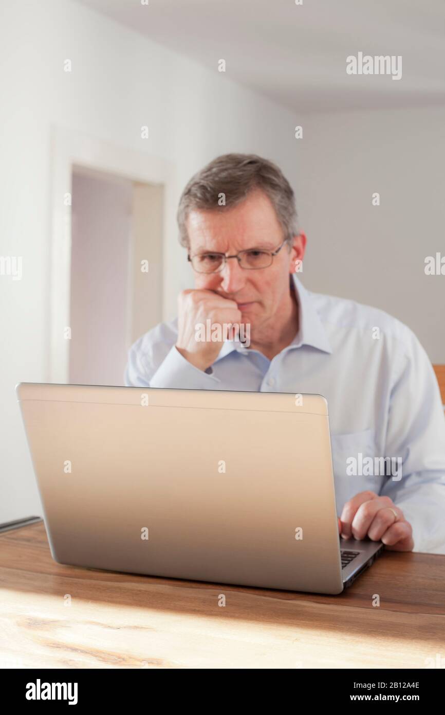 Laptop concentration hi-res stock photography and images - Alamy